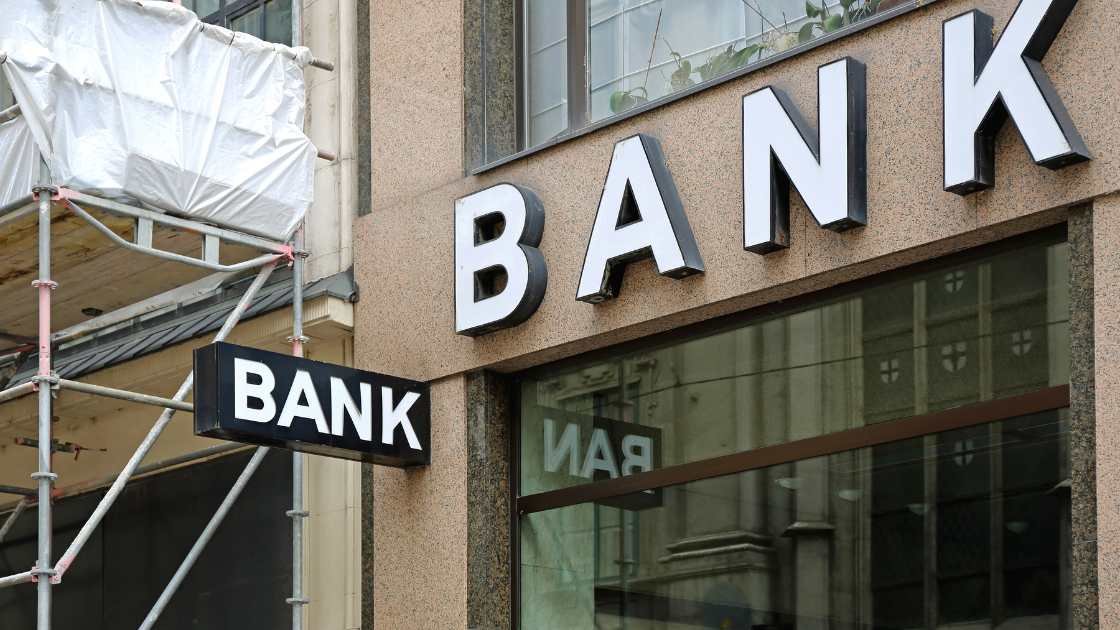 How Much Does It Cost To Start A Bank? Professional Tips